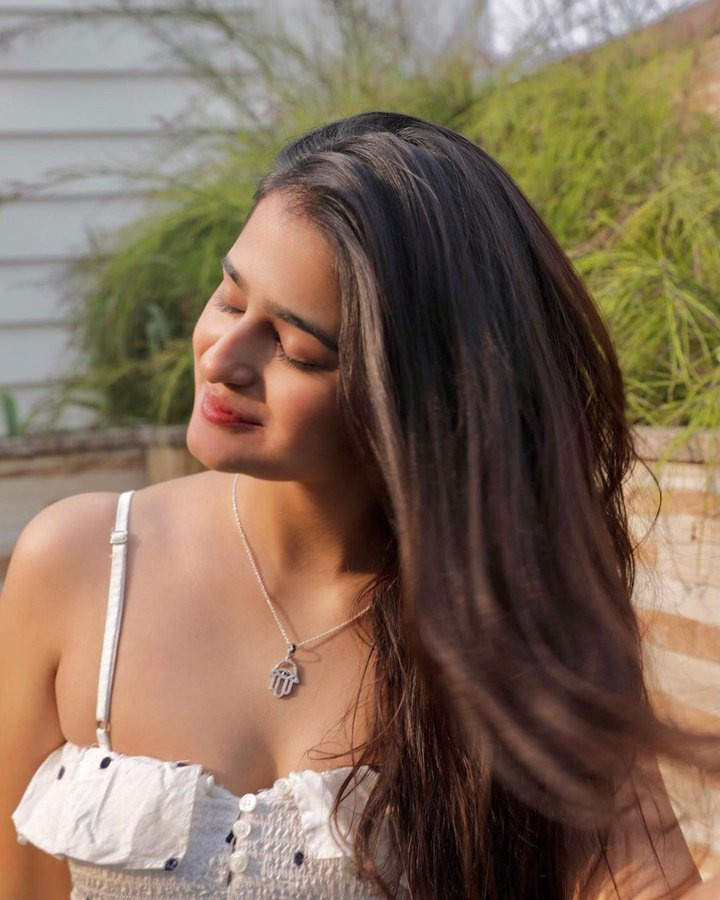 పావని.. షార్ట్ ఫిల్మ్ ఇంట్రడ్యూస్ చేసిన లేత అందం (ఫొటోలు) | Amazing ...