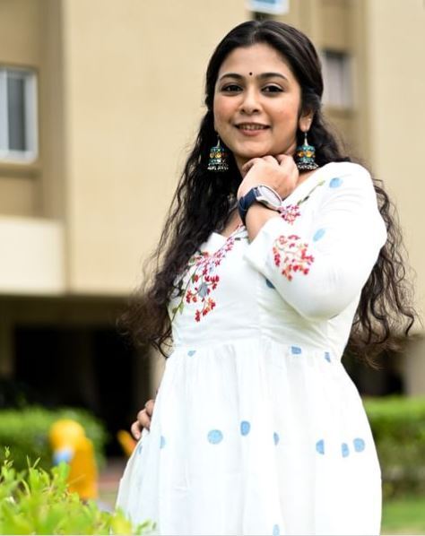 সাদার মায়ায় অভিনেত্রী পায়েল দে | Actress Payal Dey in White dress ...