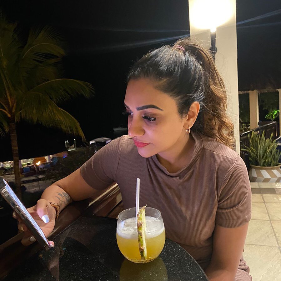 Singer Rimi tomy latest smile looking photo goes viral on social media ...