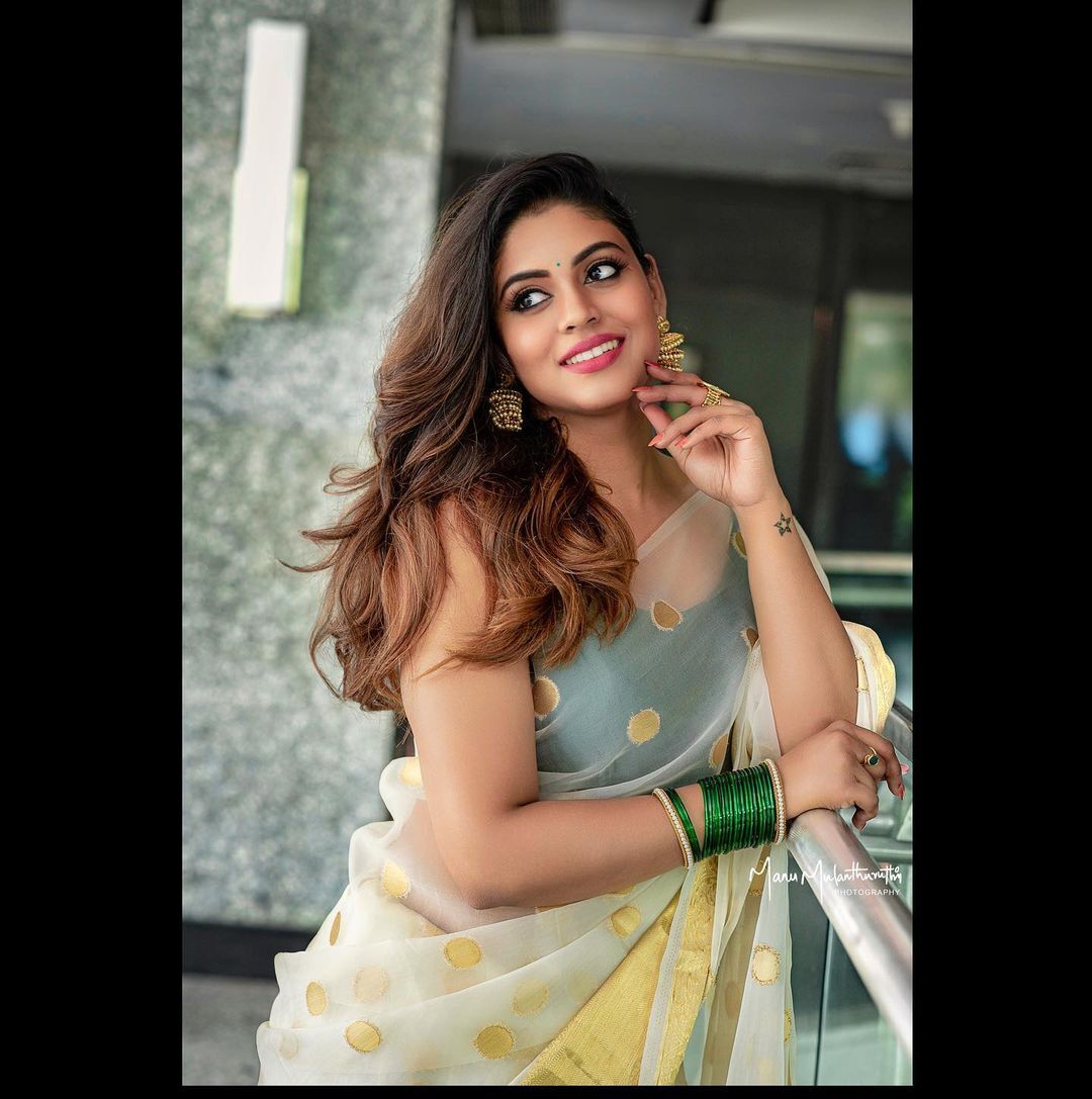 Actress Ineya latest pictures goes viral | ഇതൊക്കെ എങ്ങനെ ...
