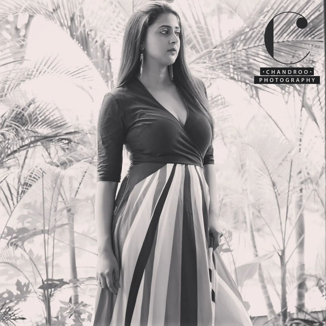 Actress Kaniha latest cute looking photos goes viral | ഈ ചിരിയാണ് കിടില ...