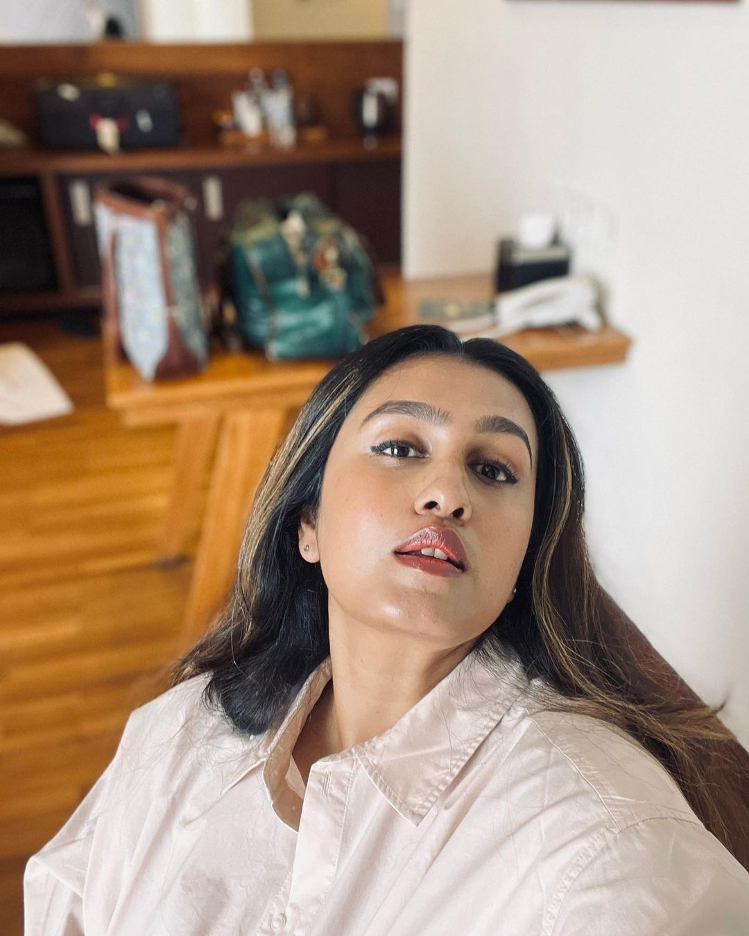 അടിപൊളി മേക്കോവറാണല്ലോ; കവിതയുടെ ഫോട്ടോഷൂട്ട് ഏറ്റെടുത്ത് ആരാധകര് ...