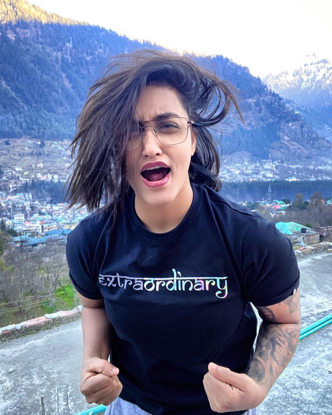 bigg boss fame jasmine moosa's news photo goes viral | പണ്ട് ...