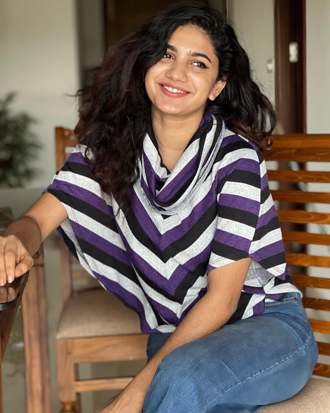 Home Movie Actress Deepa Thomas New Stylish Vacation Stills Goes Viral ...