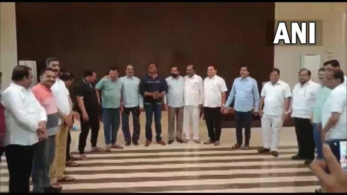 Maharashtra Shiv Sena MLA Dilip Lande Joins Other Rebel MLAs At ...