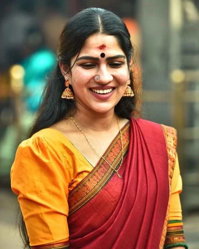 Malayalam Actress Swasika Latest Glamorous Stills | സൂപ്പർ ലുക്കി ...