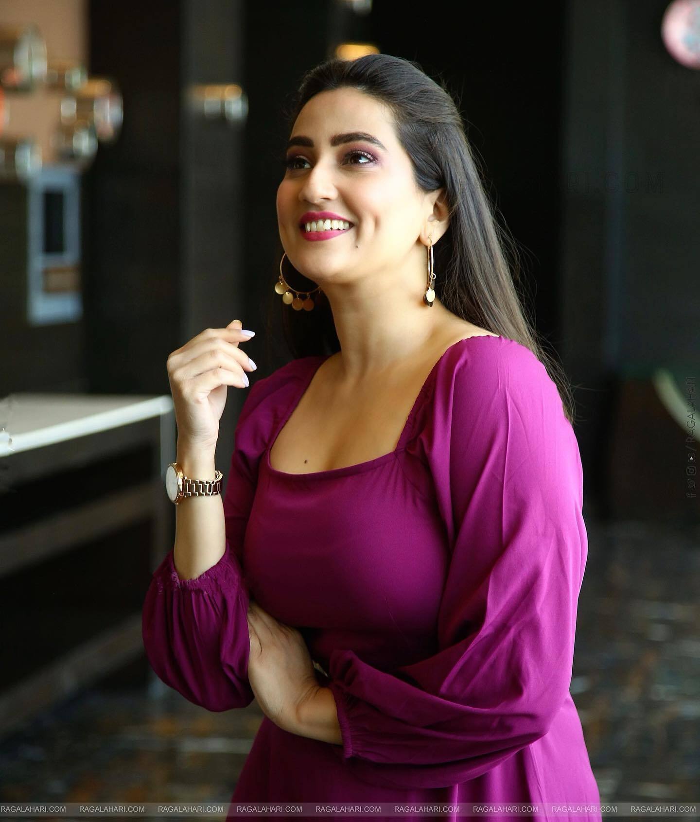 Manjusha:పర్పుల్ ఔట్‌ఫిట్‌లో పిండేసిన బ్యూటీ | Anchor Manju shah Purple ...