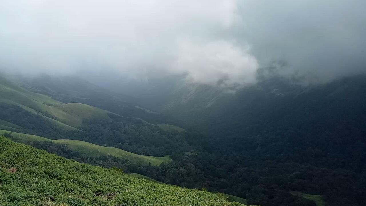 ಪ್ರಕೃತಿ ಸೌಂದರ್ಯದ ಗಣಿ, ಚಾರಣಿಗರ ಸ್ವರ್ಗ ದೇವರ ಮನೆ | Perfect Place for ...