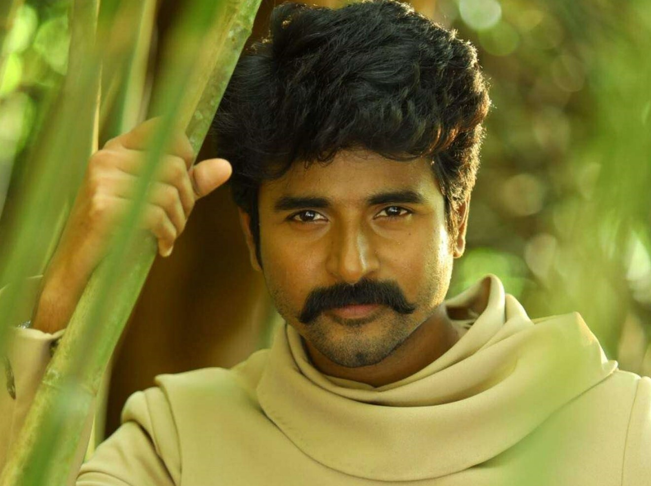PHOTOS : சின்னத்திரையில் அறிமுகமாகி வெள்ளித்திரையில் ஜொலிக்கும் டாப் ...