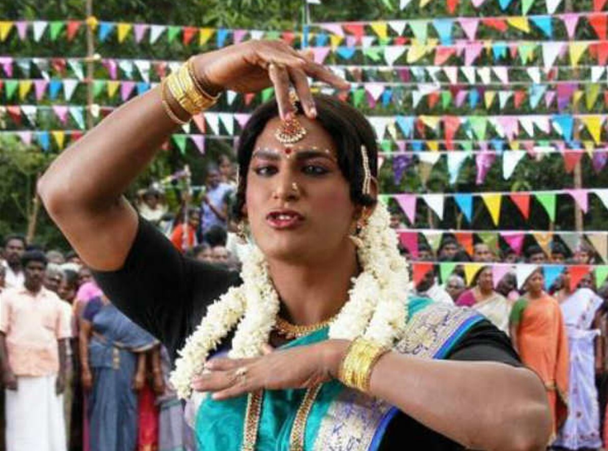 PHOTOS : வாரே வா.. என்ன ஒரு அழகு! திரையில் பெண் வேடத்தில் கலக்கிய டாப் ...