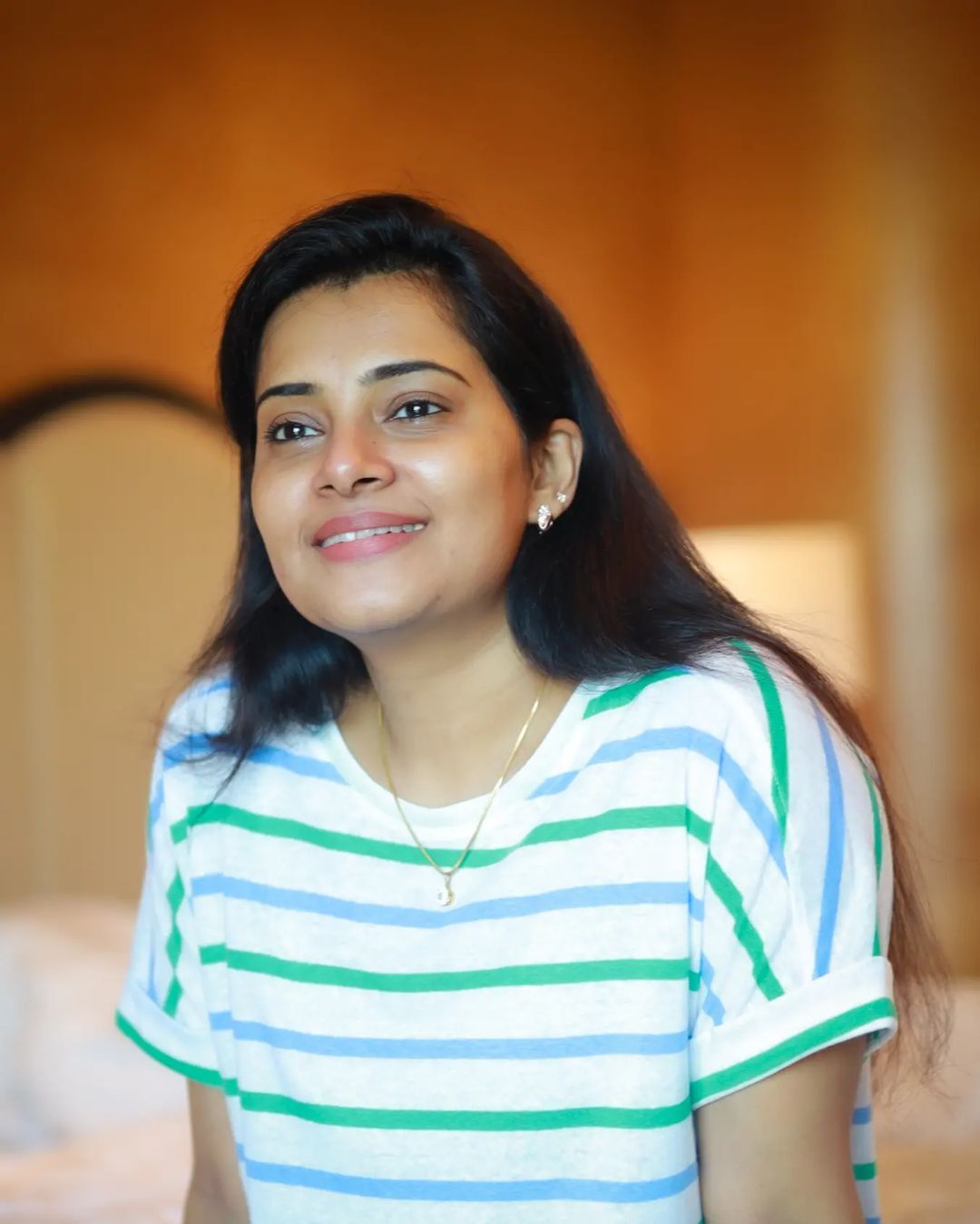 PHOTOS : வாவ்.. க்யூட்டான சிரிப்பில் ரசிகர்களை கவரும் சீரியல் நடிகை ...