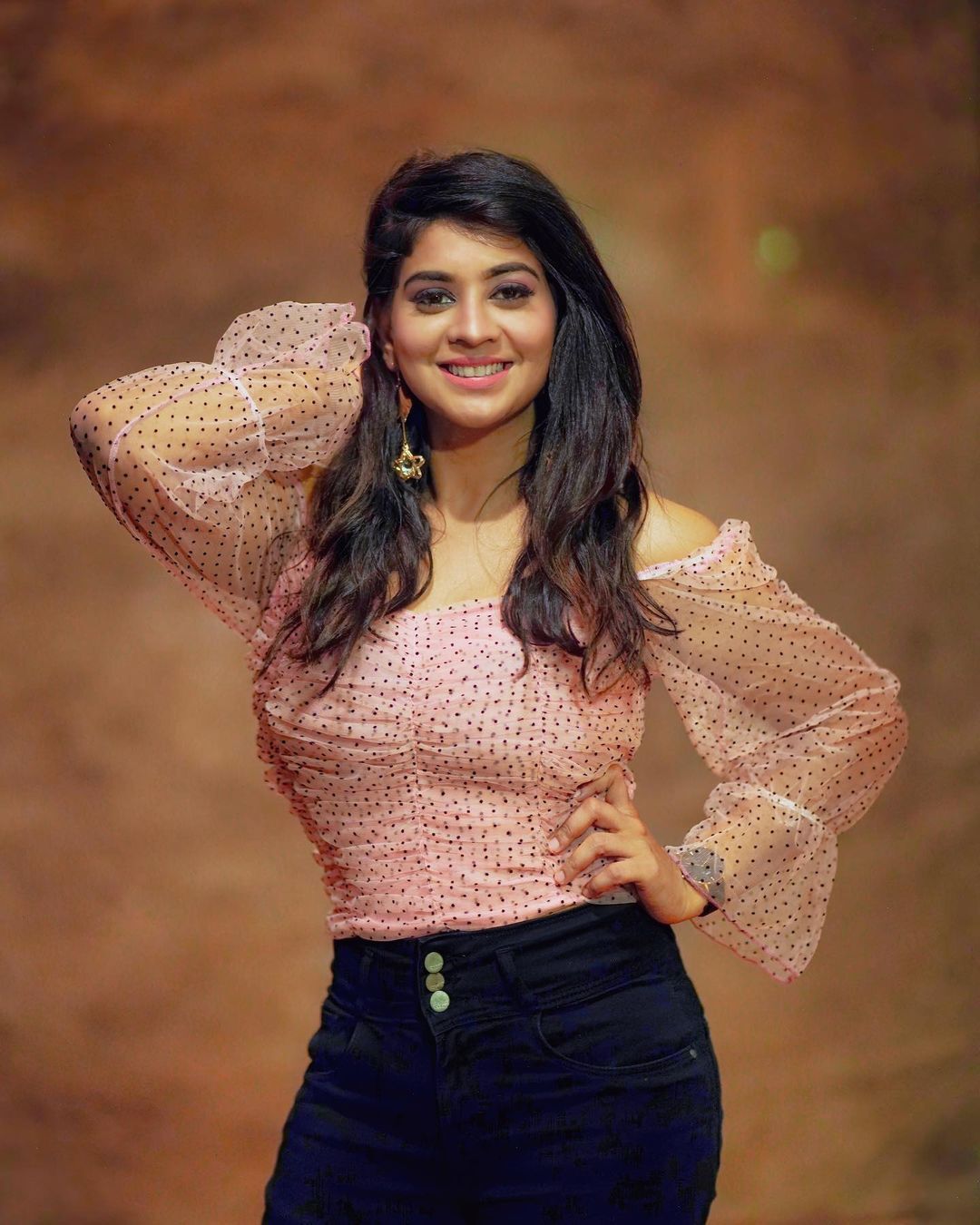 PHOTOS : ப்பா.. க்யூட்டான சிரிப்பில் மனதை கவரும் சீரியல் நடிகை ப்ரீத்தி ...