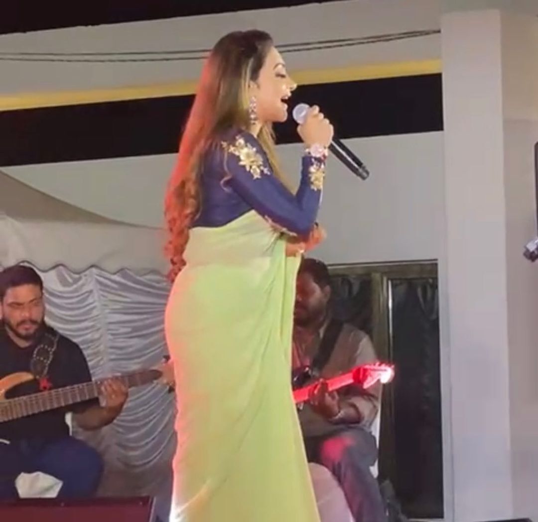 Singer Rimi tomy latest smile looking photo goes viral on social media ...