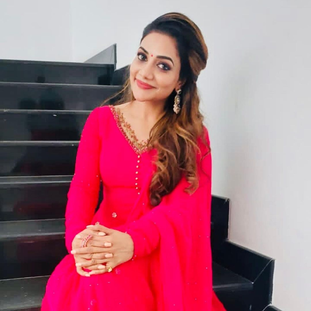 Singer Rimi tomy latest smile looking photo goes viral on social media ...