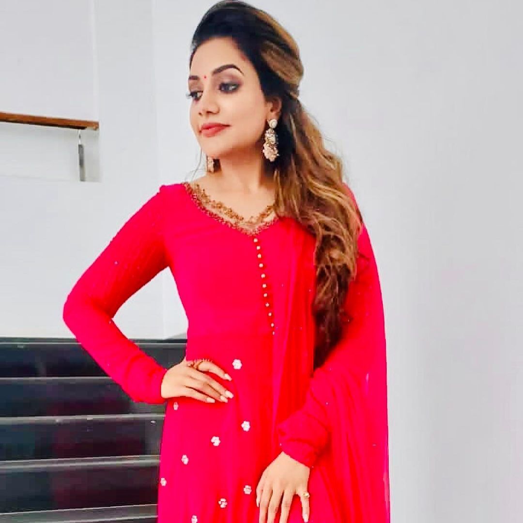 singer rimi tomy latest cute look still photos goes viral | ആഹാ ഇതാരാ ...