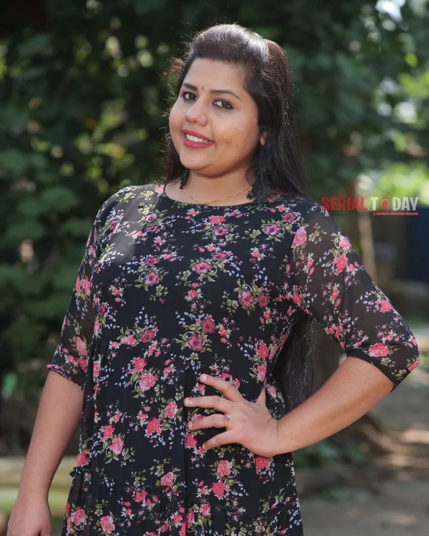 sneha sreekumar's latest photos | മുടി പിന്നിക്കെട്ടി ചന്ദനക്കുറിയും ...