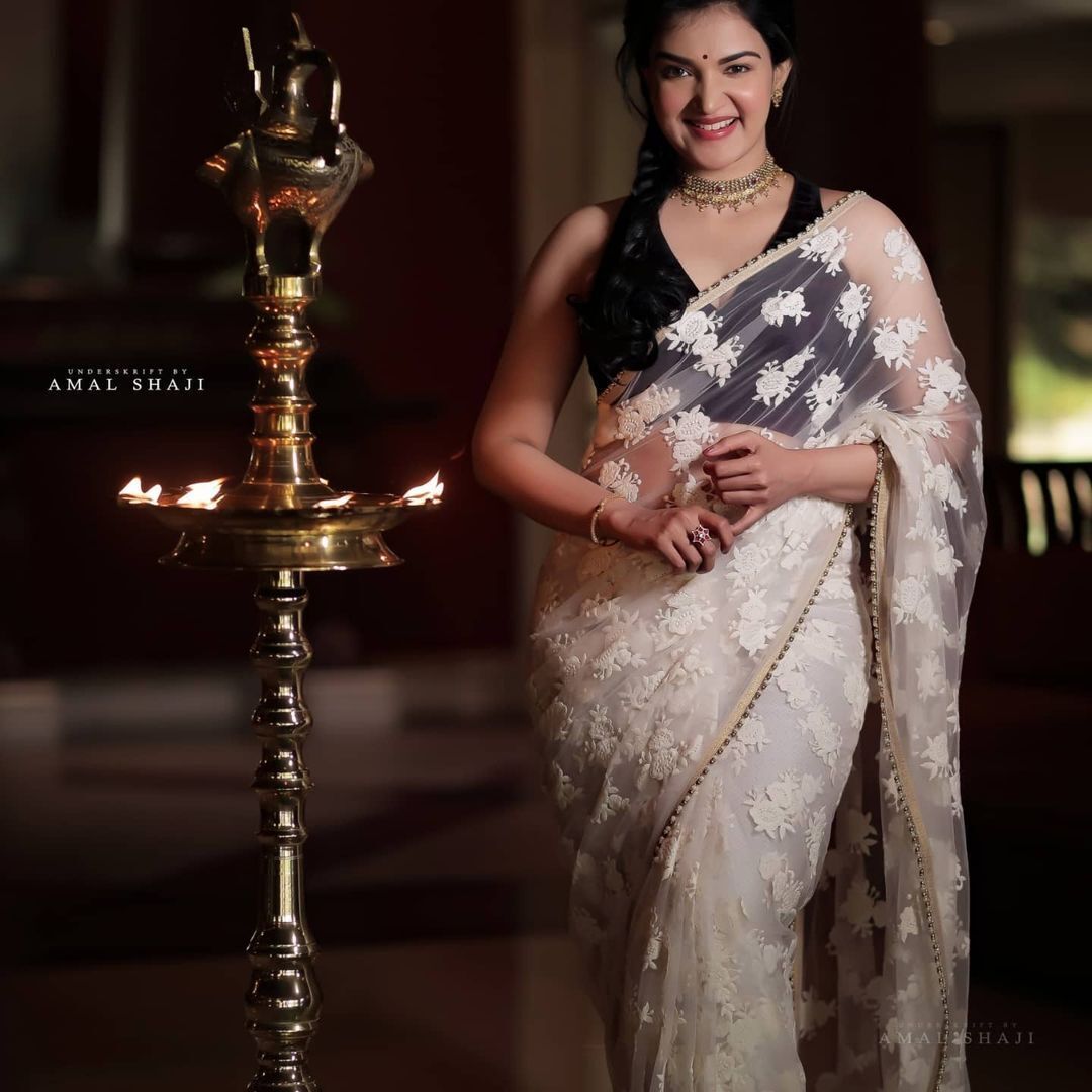 South Actress Honey Rose Latest Stunning Photoshoot Goes Viral | ഒരു ...