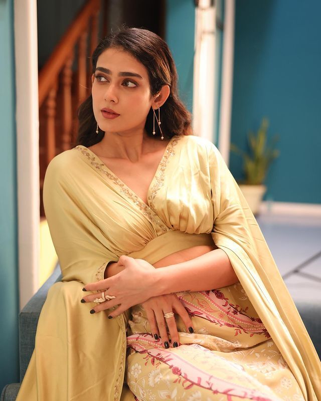 ఆకాంక్ష సింగ్ మైండ్ బ్లోయింగ్(ఫోటోస్) | actress Aakanksha Singh ...