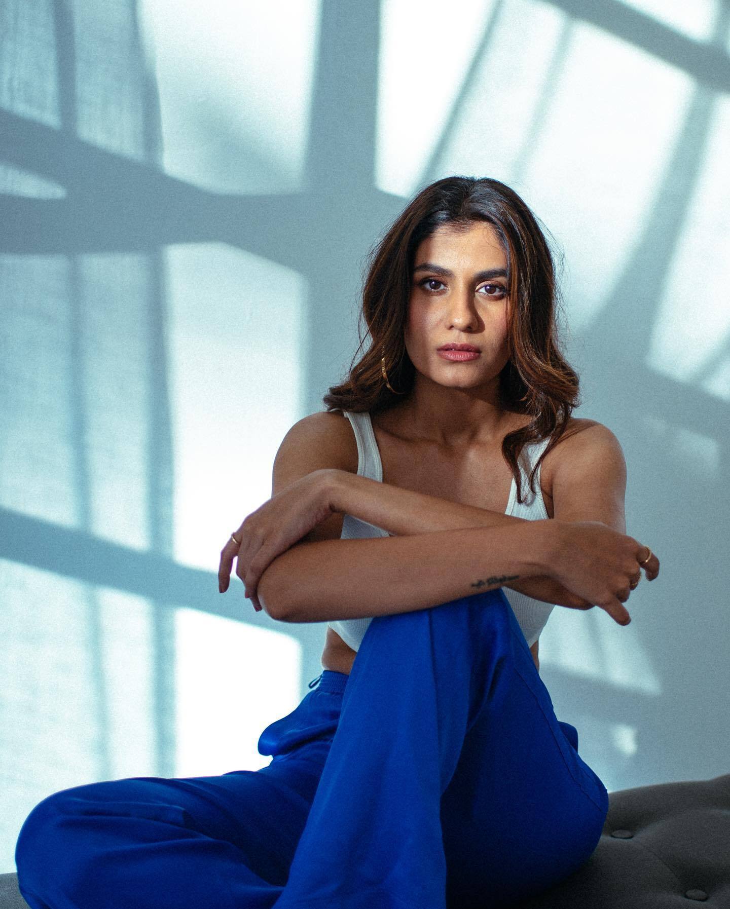 శ్రేయ ధన్వంతరీ స్టన్నింగ్(ఫోటోస్) | actress Shreya Dhanwanthary ...