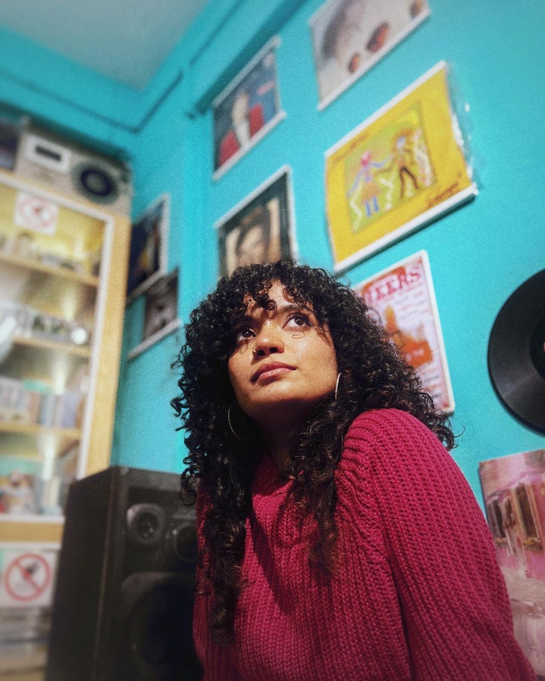 Actress Anna Ben New 80's Look and Curly Hair Viral On Instagram ...