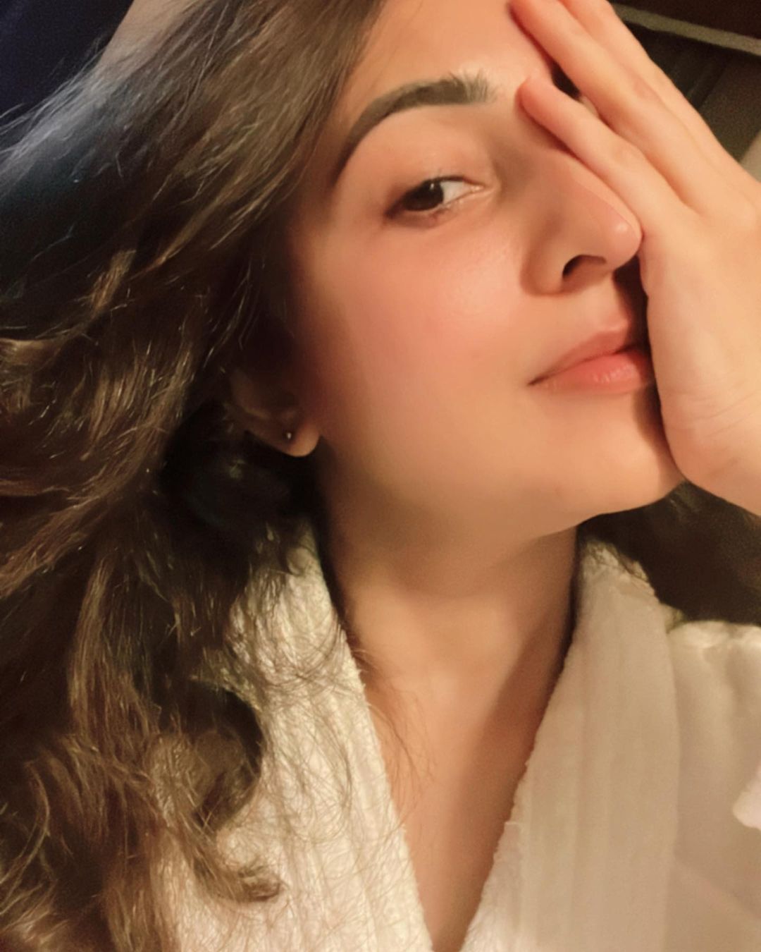 actress bhama in denim costume goes viral, fans asks her why so serious ...