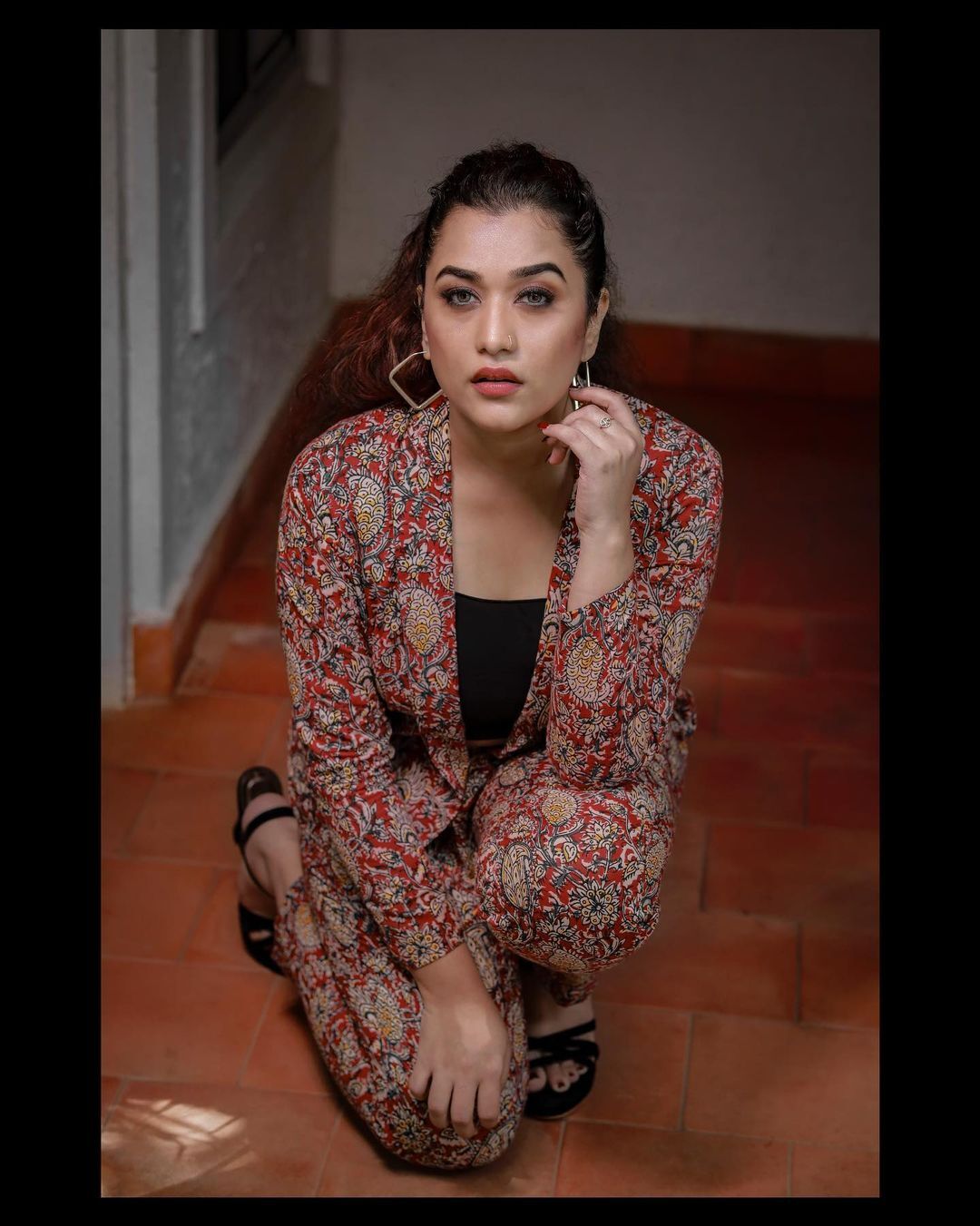 Actress Parvathy R Krishna New Stylish And Bold Look Viral ...