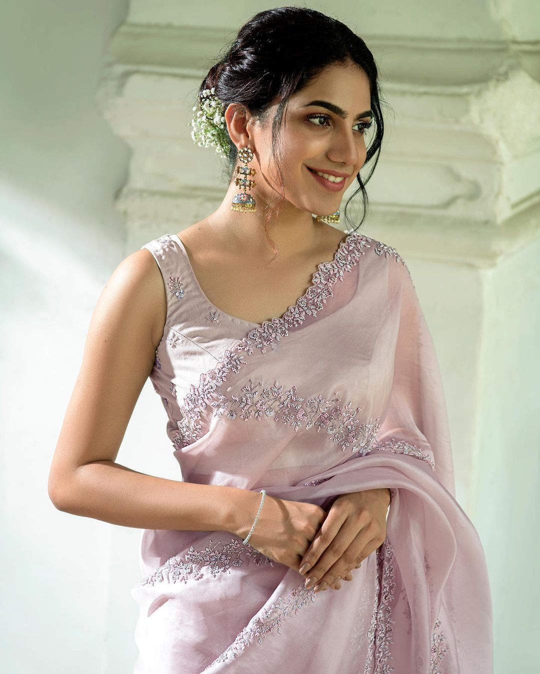 രണ്ടാളും ക്യൂട്ടാണല്ലോ; ദീപാ തോമസിന്റെ ചിത്രങ്ങള്‍ ഏറ്റെടുത്ത്‌ സോഷ്യ ...