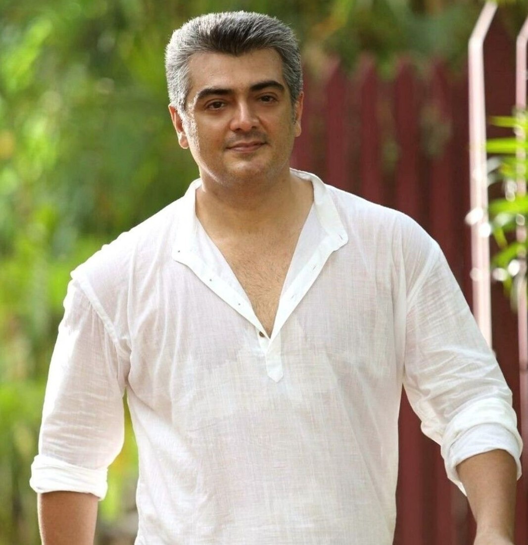 PHOTOS : ப்பா.. என்னமா ஸ்டைலா இருக்காரு! வெள்ளை சட்டையில் அடிக்கடி ...