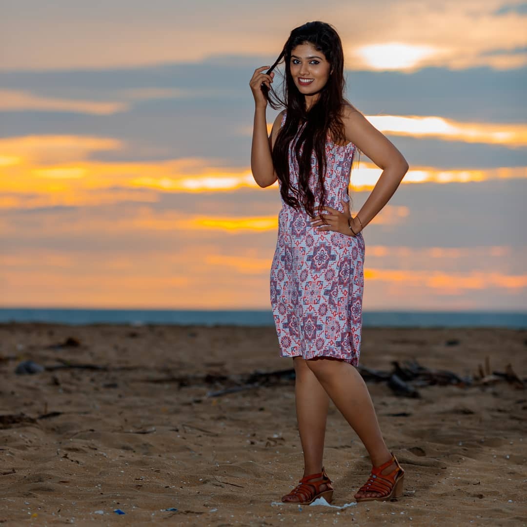 PHOTOS : ப்பா.. ஜிம் சூட்டில் கெத்து போஸ் கொடுக்கும் நீரஜா.. ஸ்டன்னிங் ...