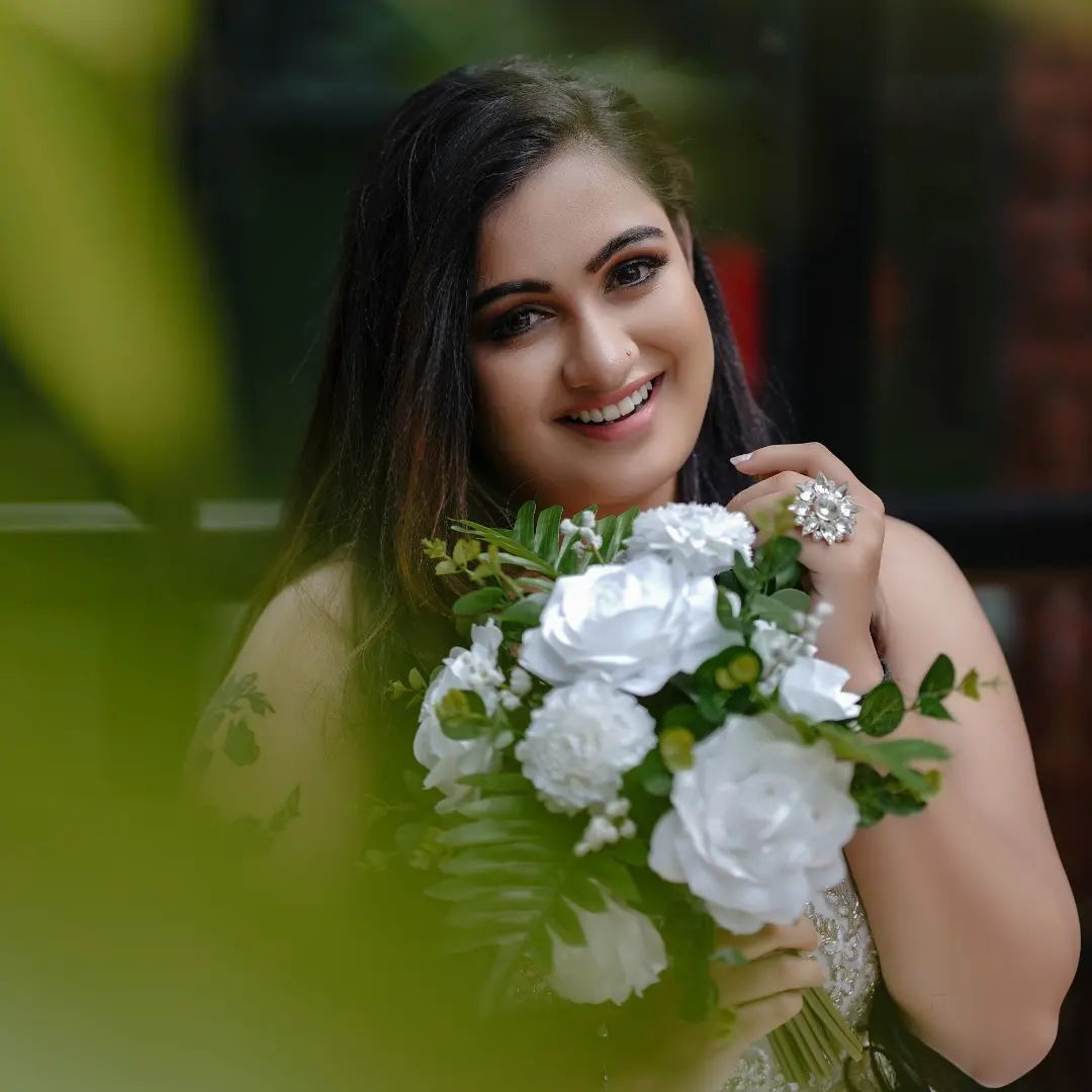 Serial Actress Manve Surendran Looking Gorgeous In White Gown | എന്താ ...