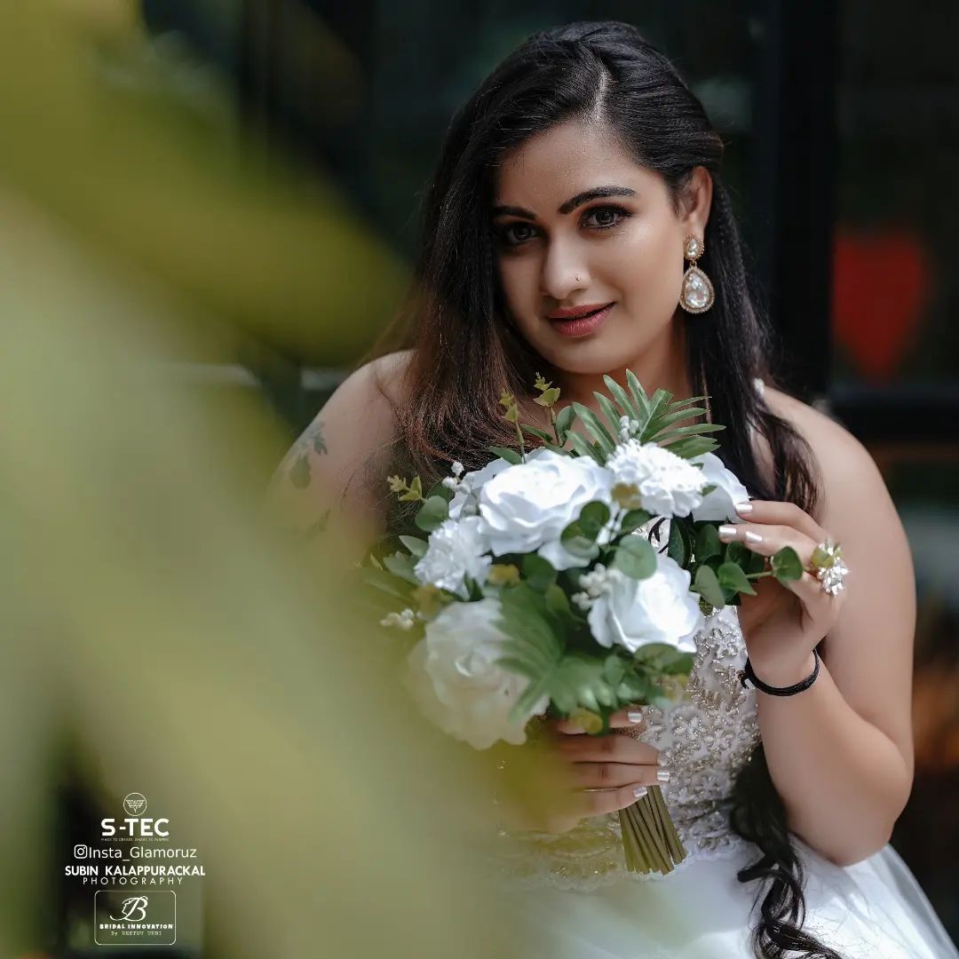 Serial Actress Manve Surendran Looking Gorgeous In White Gown | എന്താ ...