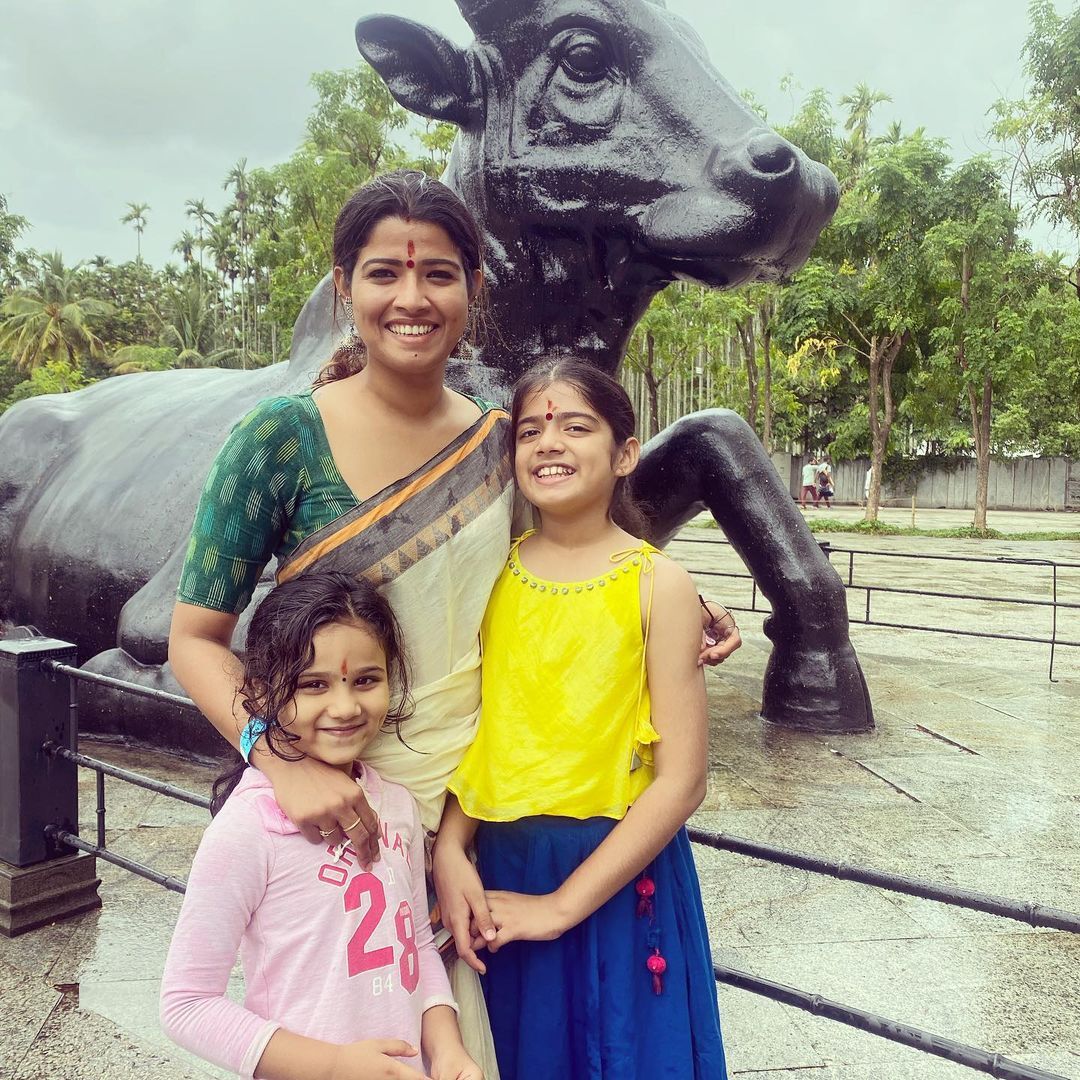 Singer Amrutha Suresh's Daughter Pappu's Latest Photos Goes Viral On ...