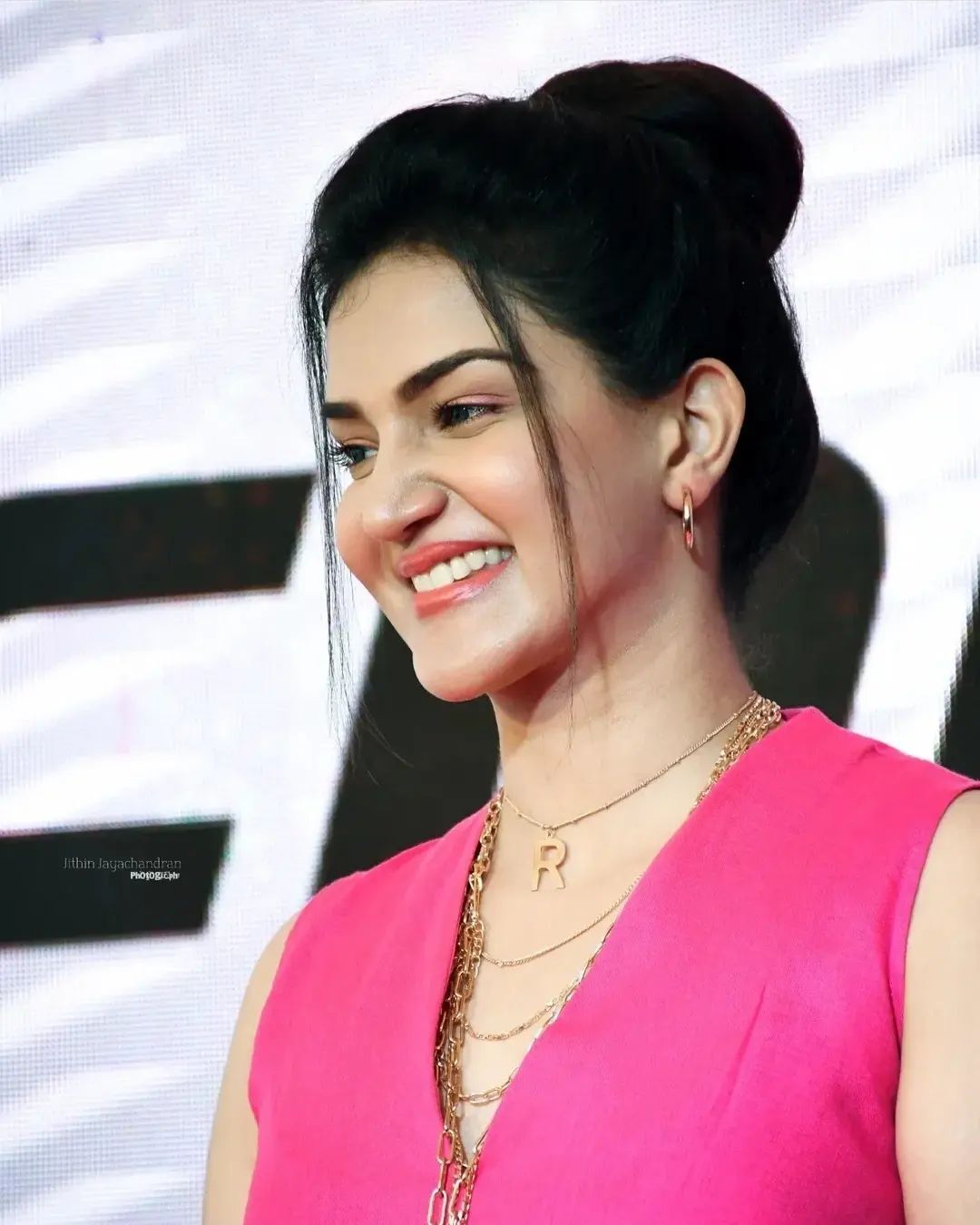 South Hottie Honey Rose Looks Stunning in Pink Outft, Pics | അമ്പമ്പോ ...