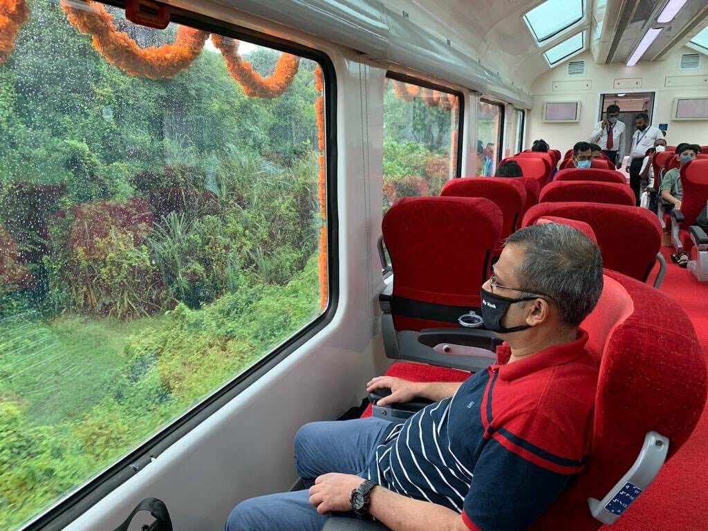 దక్షిణ మధ్య రైల్వేలో తొలిసారిగా విస్టాడోమ్ కోచ్‌తో రైలు.. కొత్త ...