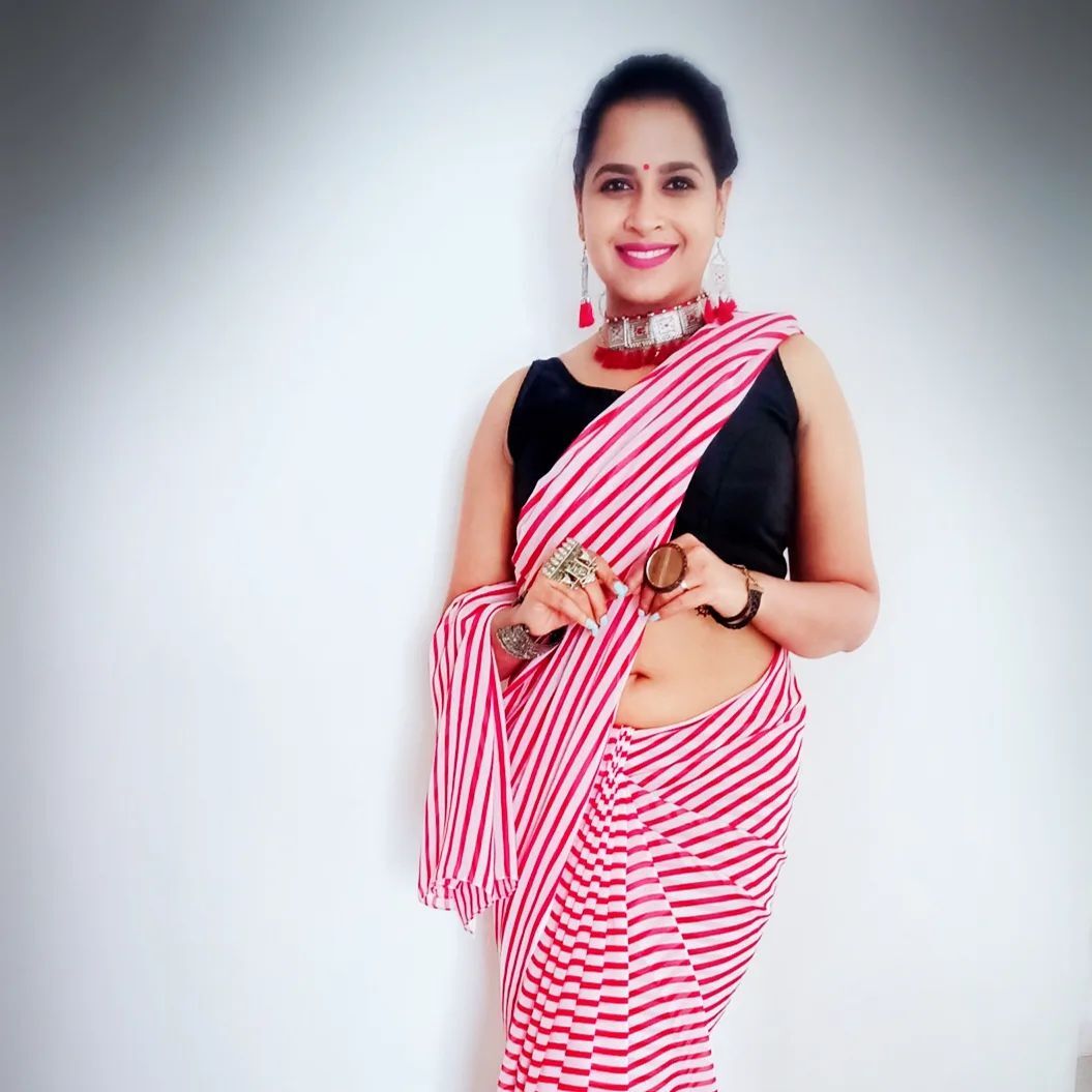 Sadhika Venugopal In White and Red saree photos goes viral, fans says ...