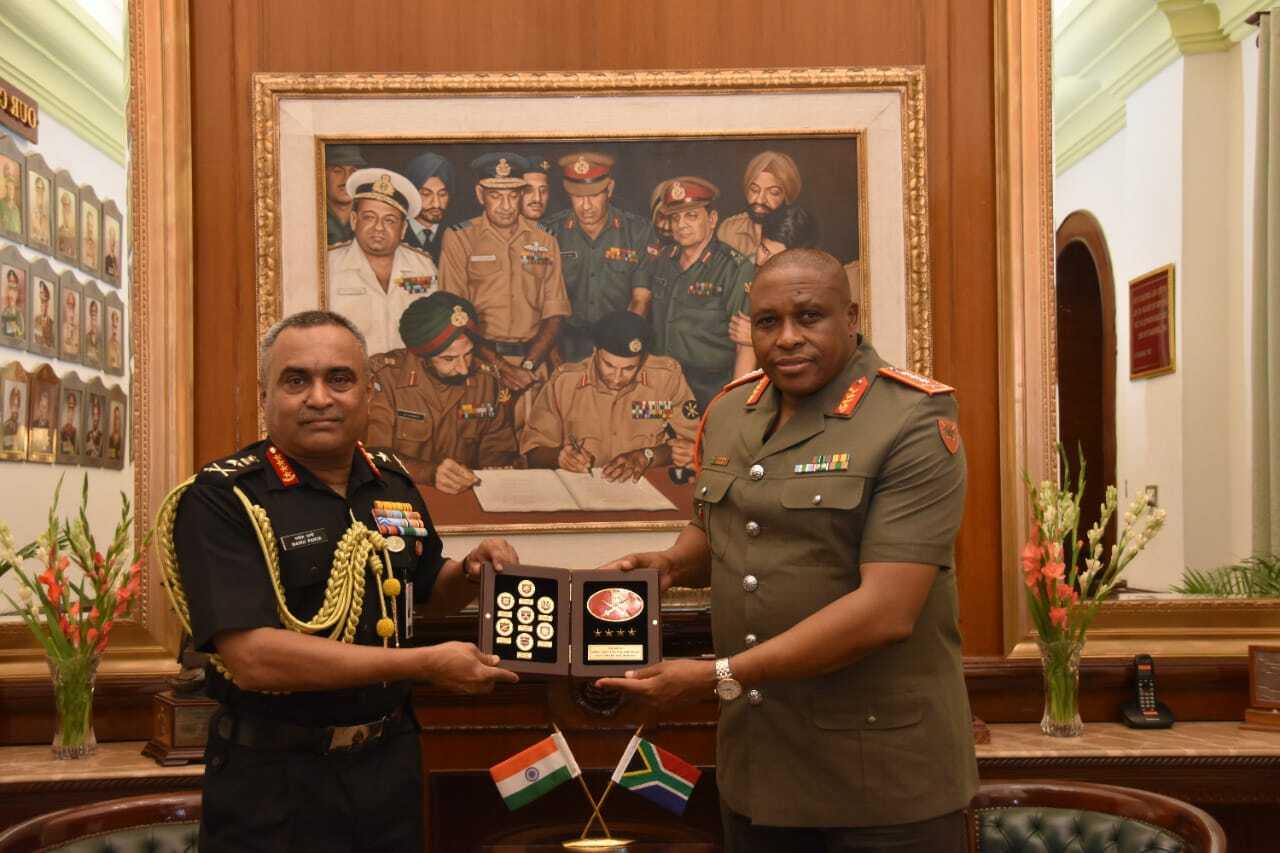 South African Army Chief Lieutenant General Lawrence Khulekani Mbatha ...