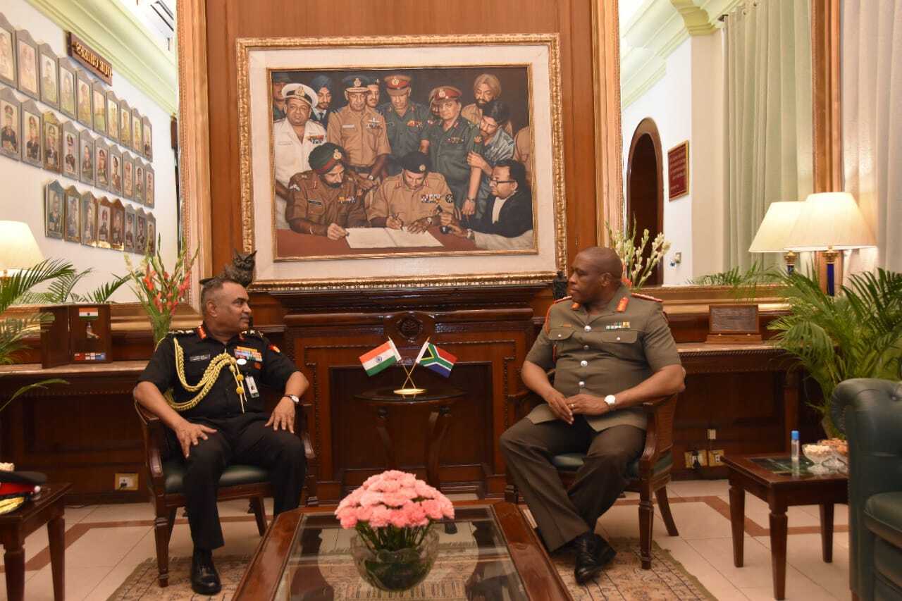 South African Army Chief Lieutenant General Lawrence Khulekani Mbatha ...