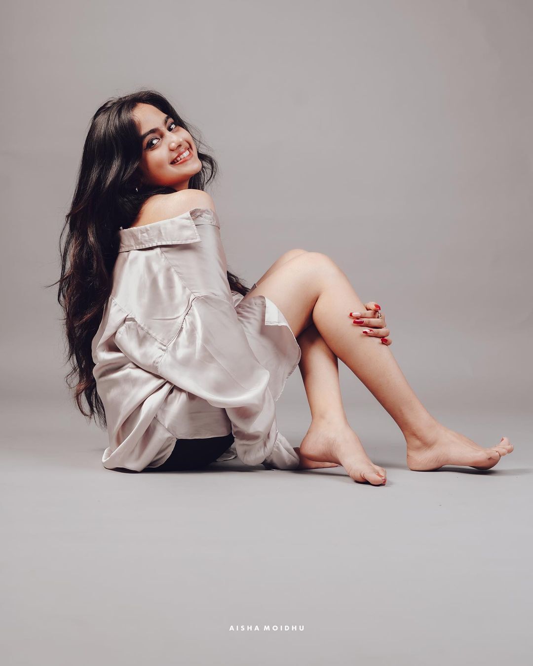 malayalam actress and model devika sanjay new photoshoot viral in social media instagram new ...