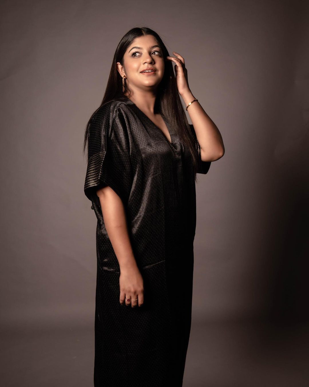 Actress Aparna Balamurali Looking Gorgeous In Black, New Stunning ...