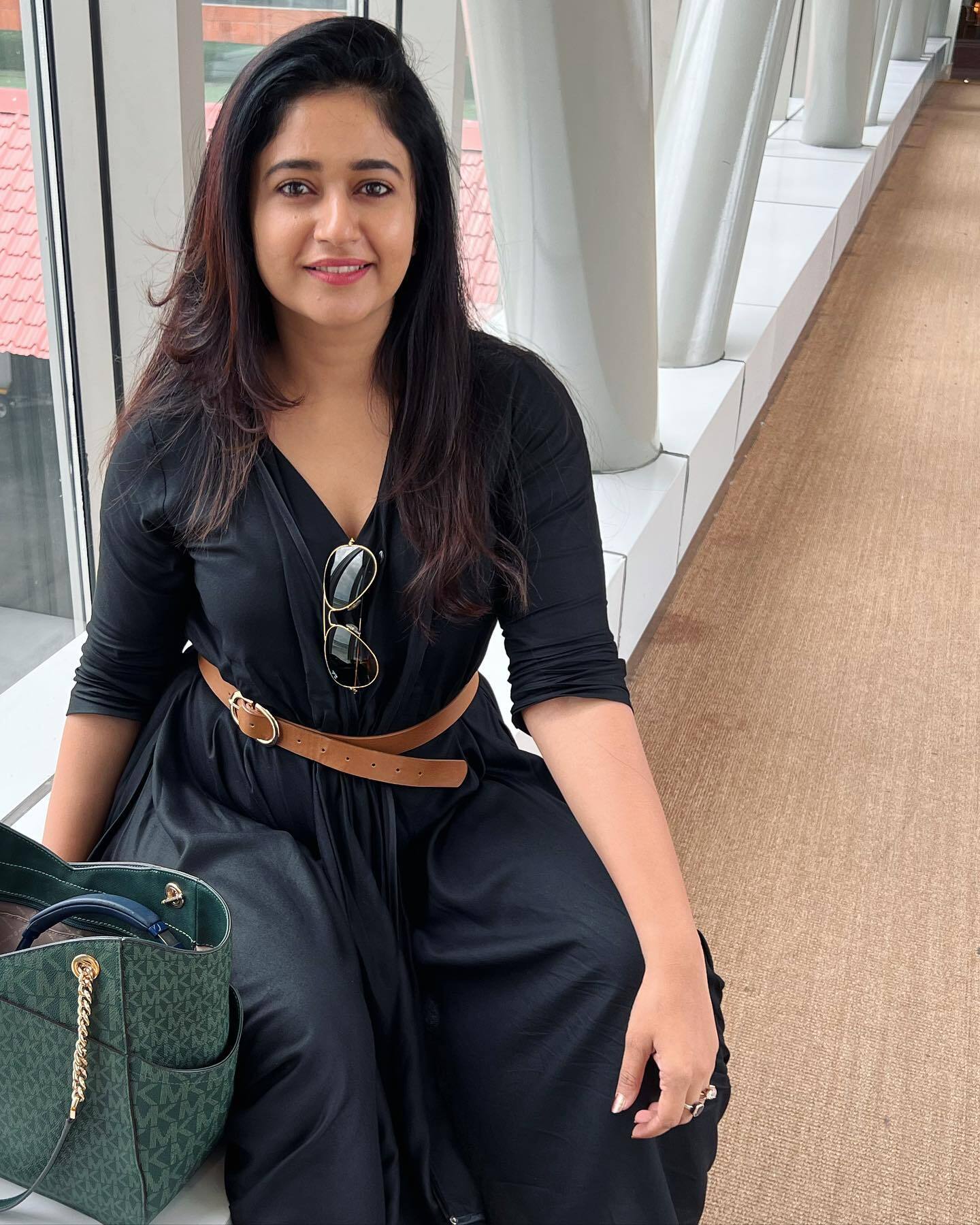 Actress Poonam Bajwa's latest pictures in black dress goes viral | ആ ...