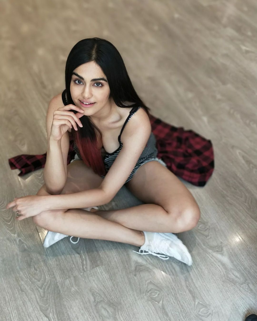 Adah Sharma ने शॉर्ट्स में बिखेरे जलवे, फैंस बोले- 'आपकी खूबसूरती है बड़ी कातिलाना' | actress ...