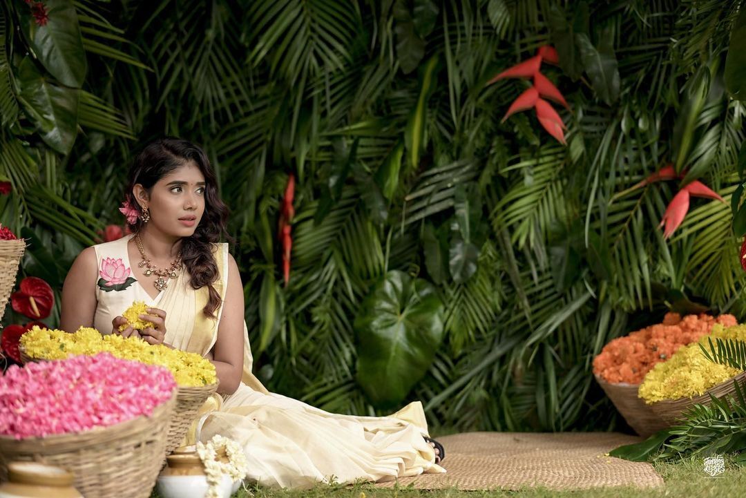 Airhostess And Bigg Boss Malayalam Fame Alasandra Johnson Ready To ...