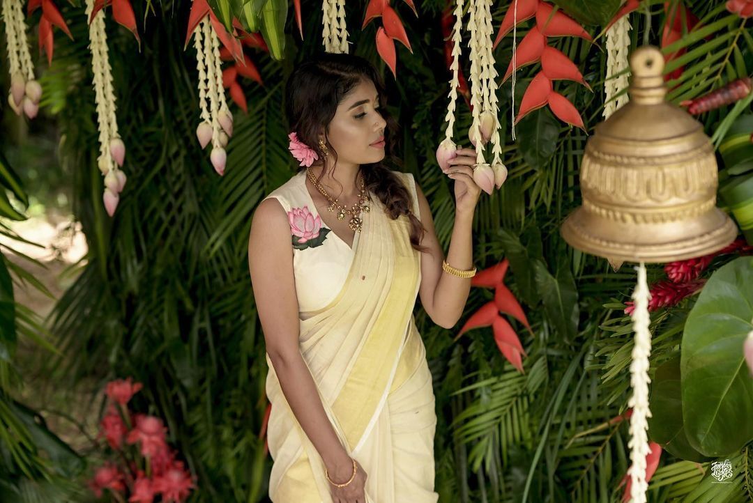 Airhostess And Bigg Boss Malayalam Fame Alasandra Johnson Ready To ...