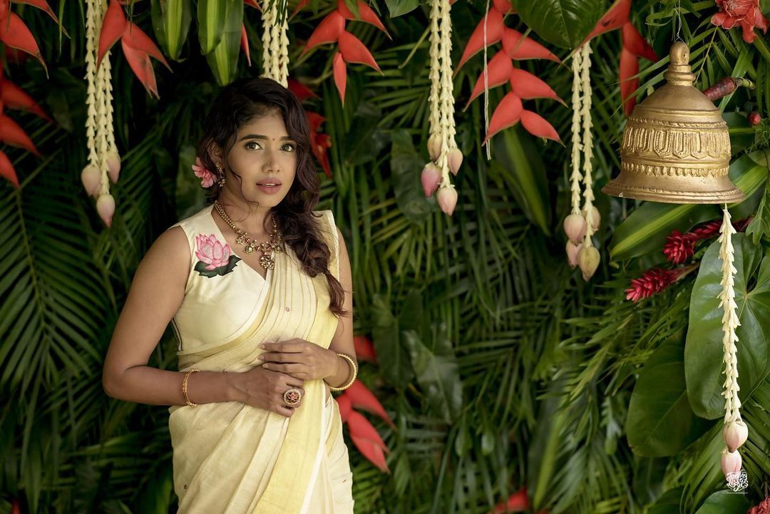 Airhostess And Bigg Boss Malayalam Fame Alasandra Johnson Ready To ...