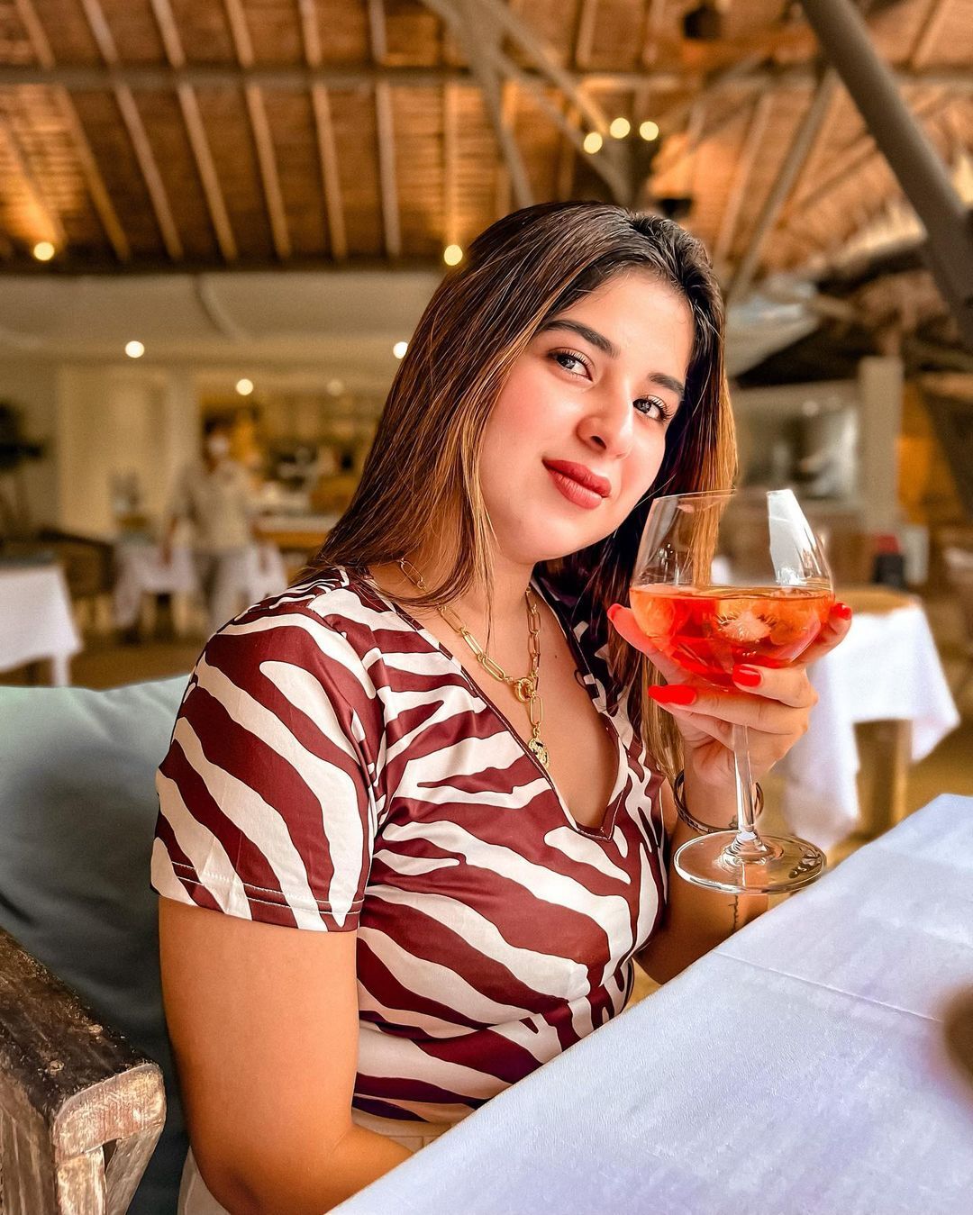 വിവാഹ വാര്‍ഷികം തായ്‌ലാന്‍ഡില്‍ പൊളിക്കുവാണല്ലോ; എന്തായാലും അടിപൊളി ...