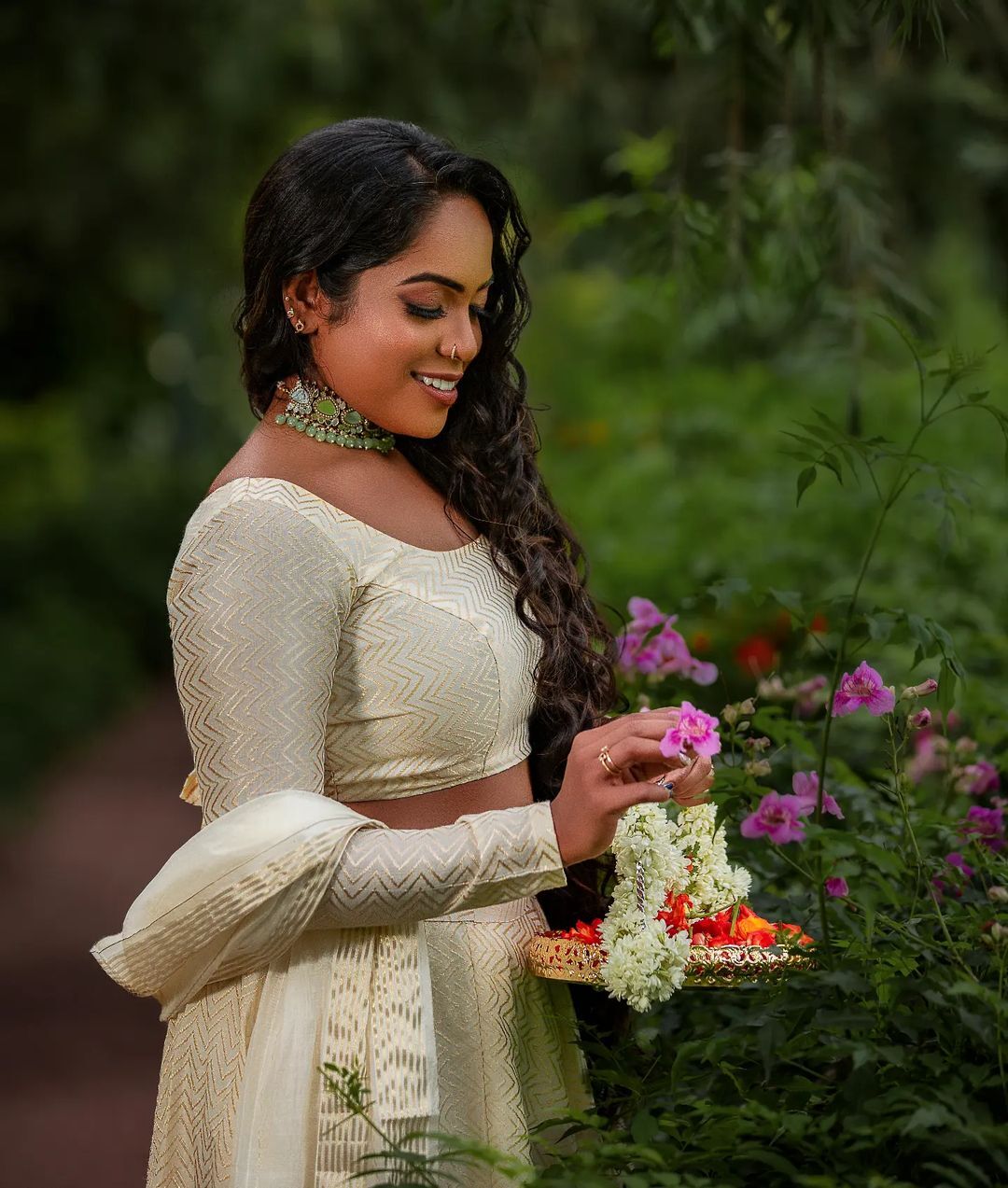 Bigg Boss Malayalam Fame Nimisha PS Stunning Onam Look Made Fire On ...