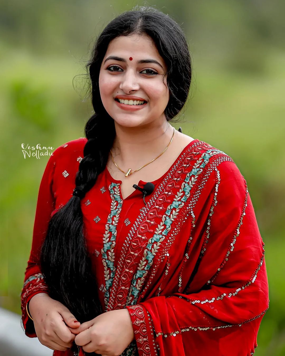 നാടൻ സുന്ദരി എന്ന് പറഞ്ഞാൽ അനു സിതാര തന്നെ; എന്തൊരു ഭംഗിയെന്ന് ആരാധക ...