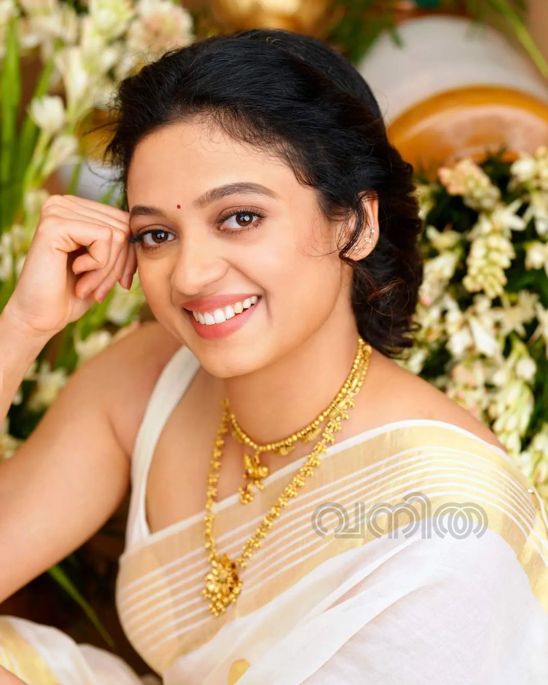 Pappan Fame Neeta Pillai's Onam Special Photoshoot for Vanitha Magazine, Viral | ഓണം ...