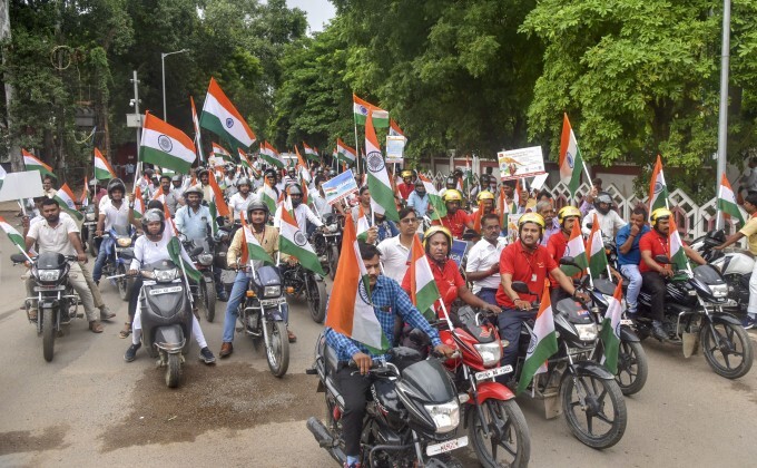 People During Tiranga Yatra Across India Photos: HD Images, Pictures ...