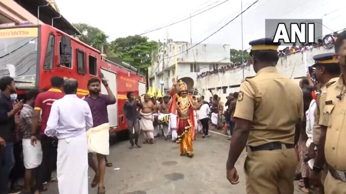 Photos of Attachamaya Ghosha Yatra in Kochi are going viral on social ...